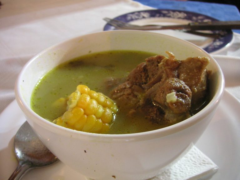 ¿Sabe usted cómo preparar una típica caldosa cubana?