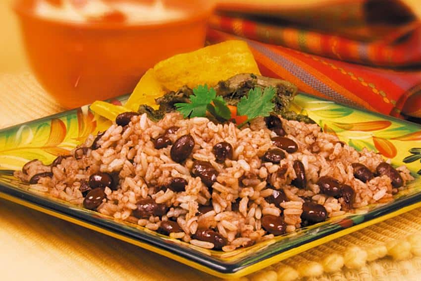 Receta del famoso arroz congrí cubano - Todo Cuba