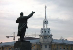 La Estatua de Lenin fue subastada por 8.000 euros - Todo Cuba