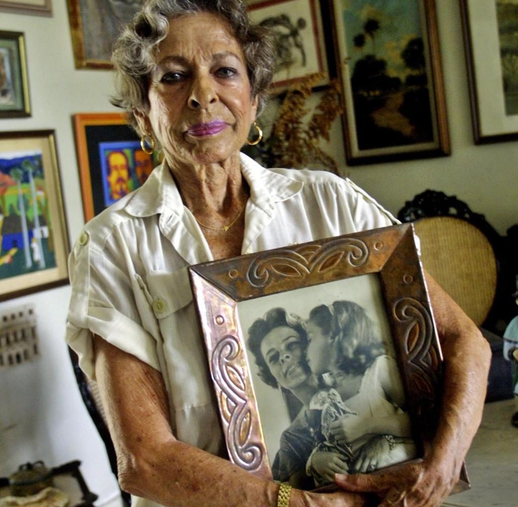 ¿Quién fue Naty Revuelta, la mujer de los ojos verdes que conquistó a ...