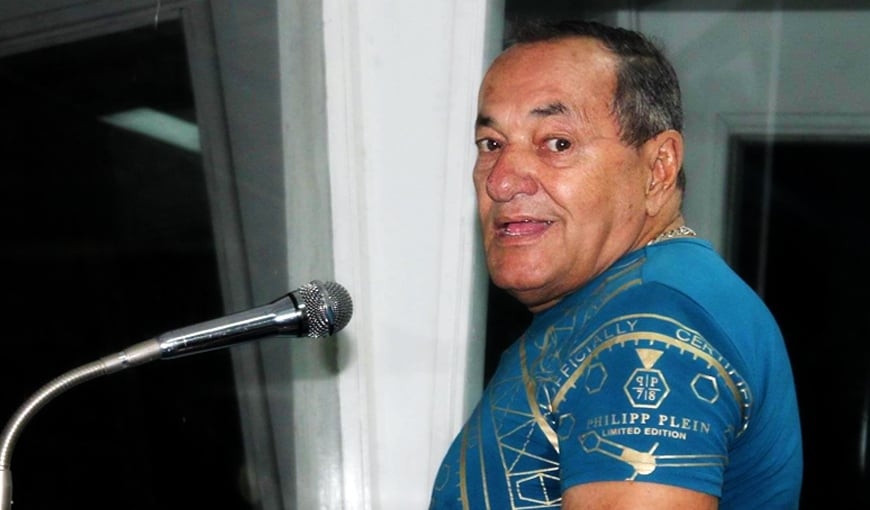 Rodolfo Martínez, la voz que le da vida a los juegos de pelota en el ...