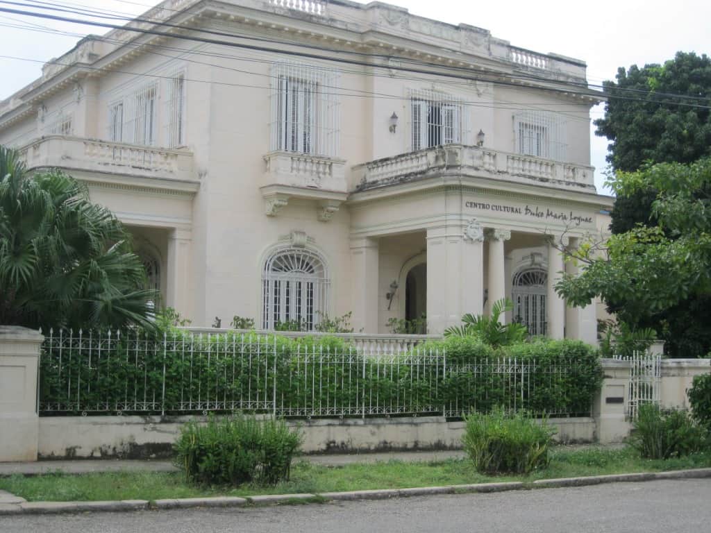 La curiosa historia de este palacete colonial en una de las avenidas ...
