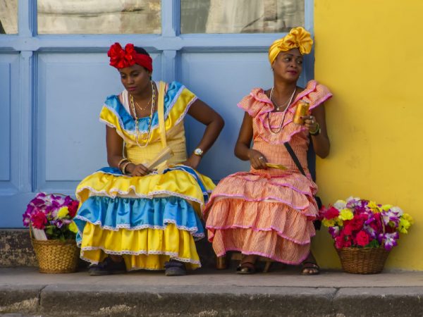 La vestimenta de los cubanos demuestra su cultura y tradición