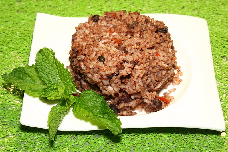 El famoso congrí cubano, ¡para chuparse los dedos! - Todo Cuba