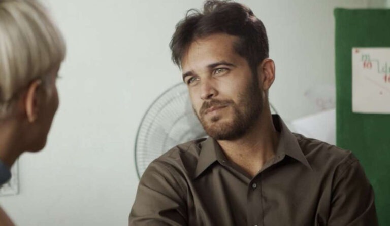 Actor Gabriel Wood llega a Miami junto a su esposa e hija: La situación en Cuba es ‘horrible ...