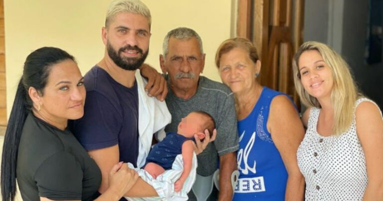 Actor cubano Alejandro Cuervo viaja con su bebé a Pinar del Río para ...