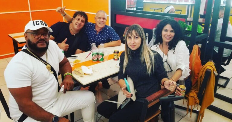 Actriz Yerlin Pérez recuerda su última foto en Cuba junto a varios ...