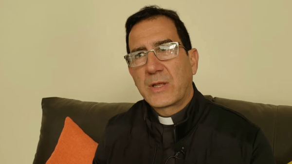 Sacerdote Alberto Reyes: “cada cubano es un iceberg, no podemos juzgar ...